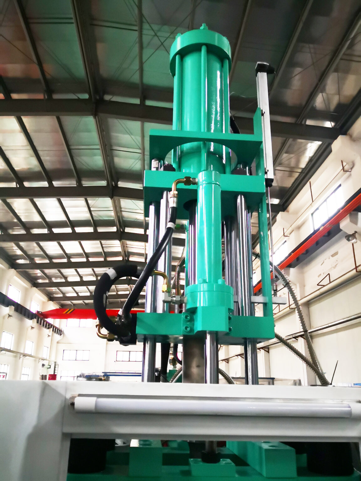 VERTICAL SOLID SILICONE INJECTION MOLDING MACHINE - SANTSAi